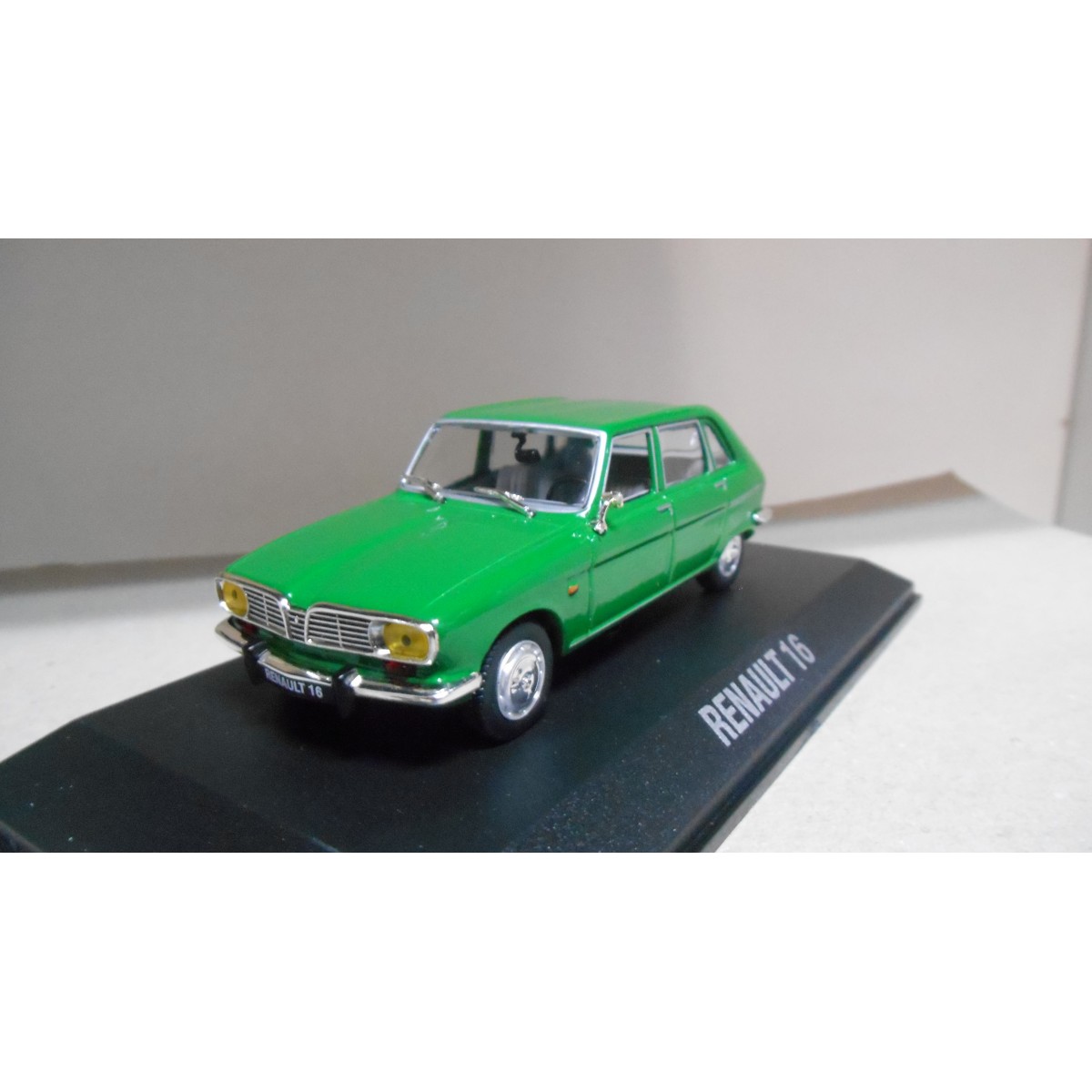 RENAULT 16 GREEN 1:43 DEALER NOREV - BCN STOCK CARS