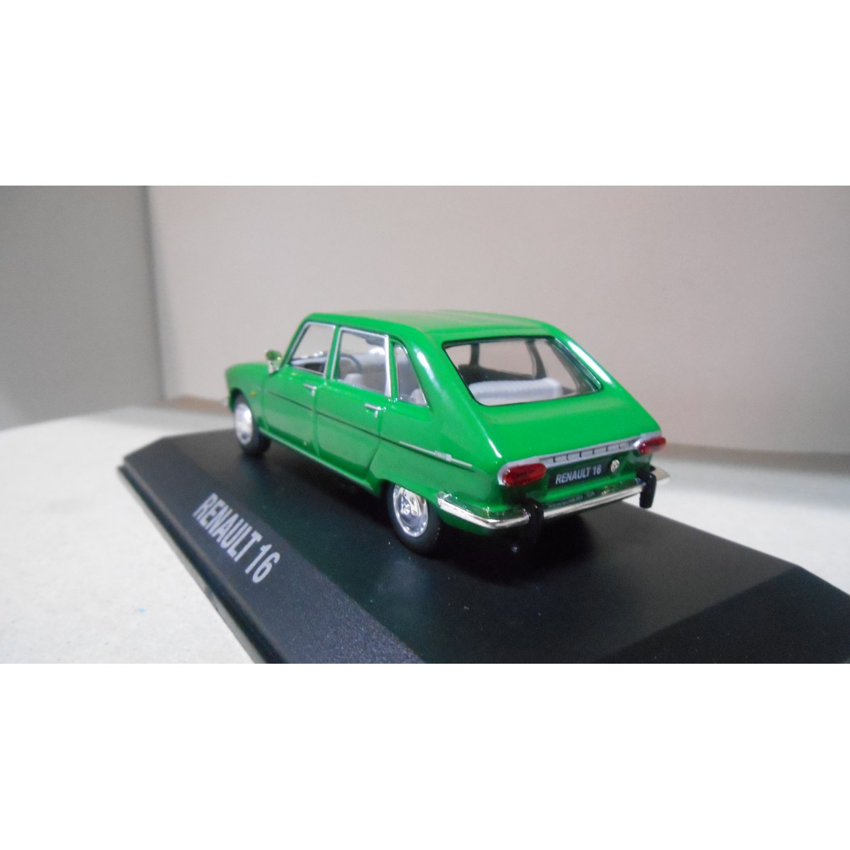 RENAULT 16 GREEN 1:43 DEALER NOREV - BCN STOCK CARS