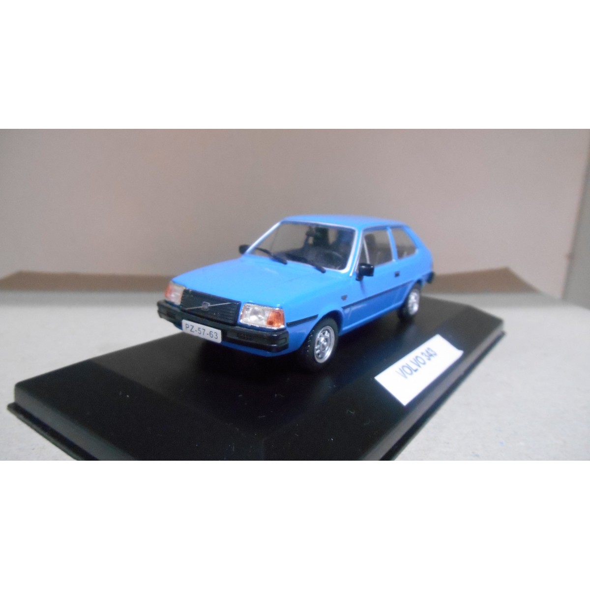 VOLVO 343 BLUE 1:43 DeAGOSTINI IXO HARD BOX - BCN STOCK CARS