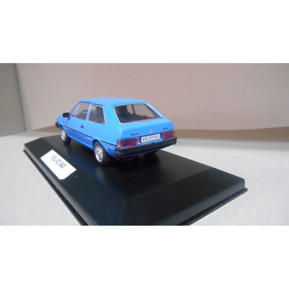 VOLVO 343 BLUE 1:43 DeAGOSTINI IXO HARD BOX - BCN STOCK CARS