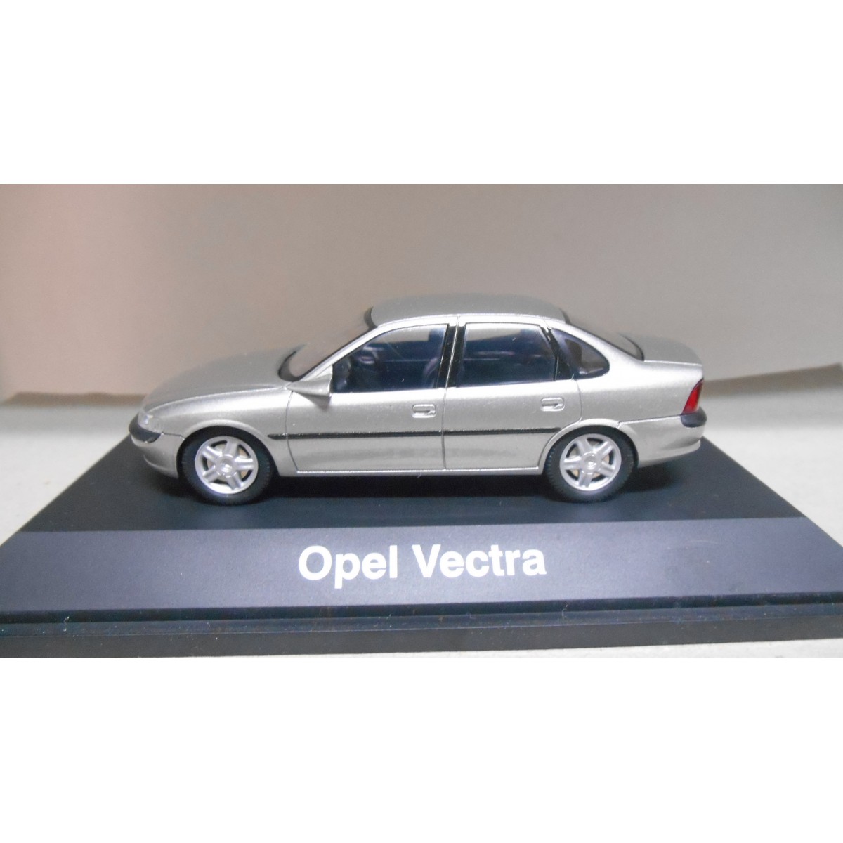OPEL VECTRA B GREY 1:43 DEALER SCHUCO - BCN STOCK CARS