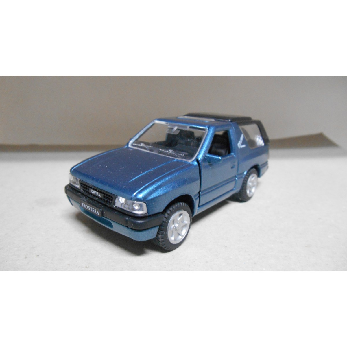 OPEL FRONTERA SPORT BLUE 1:43 DEALER GAMA - BCN STOCK CARS
