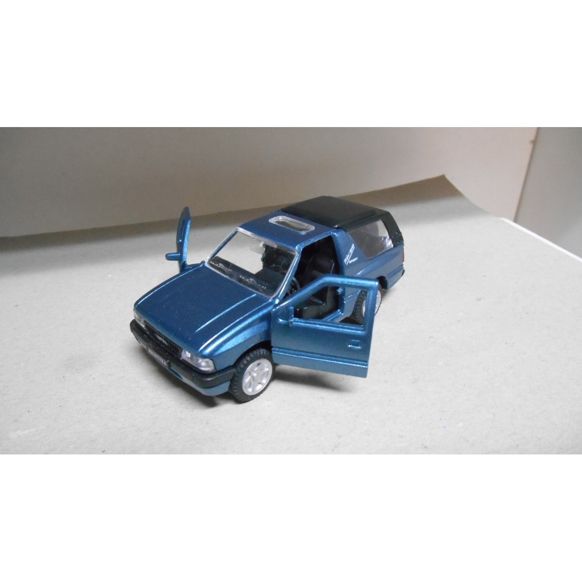OPEL FRONTERA SPORT BLUE 1:43 DEALER GAMA - BCN STOCK CARS