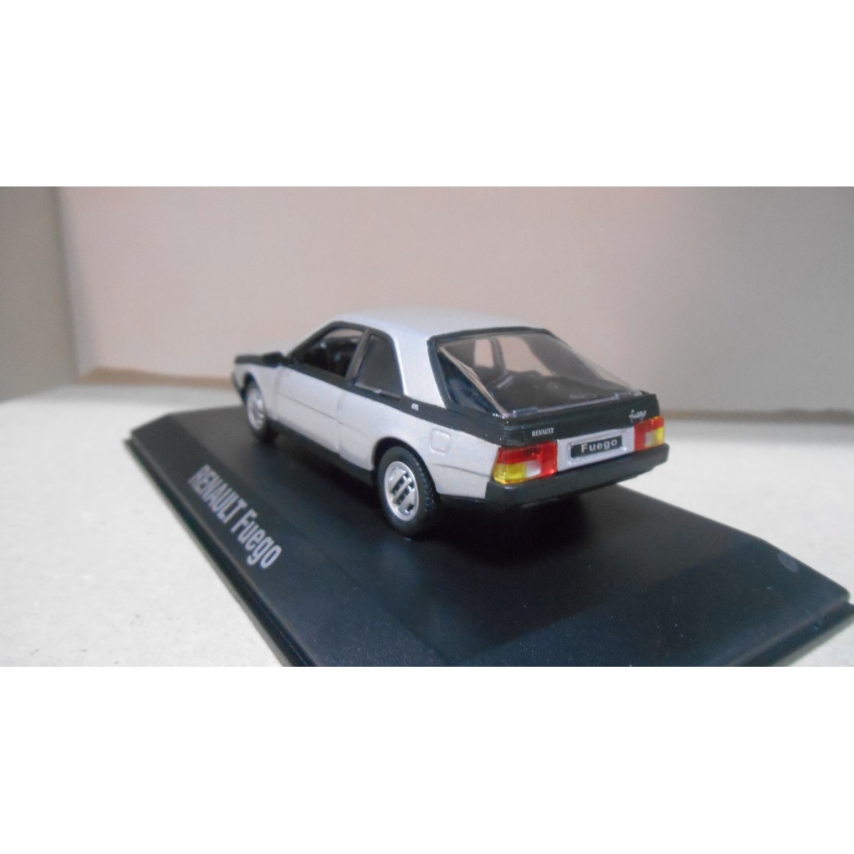 RENAULT FUEGO SILVER 1:43 DEALER NOREV - BCN STOCK CARS