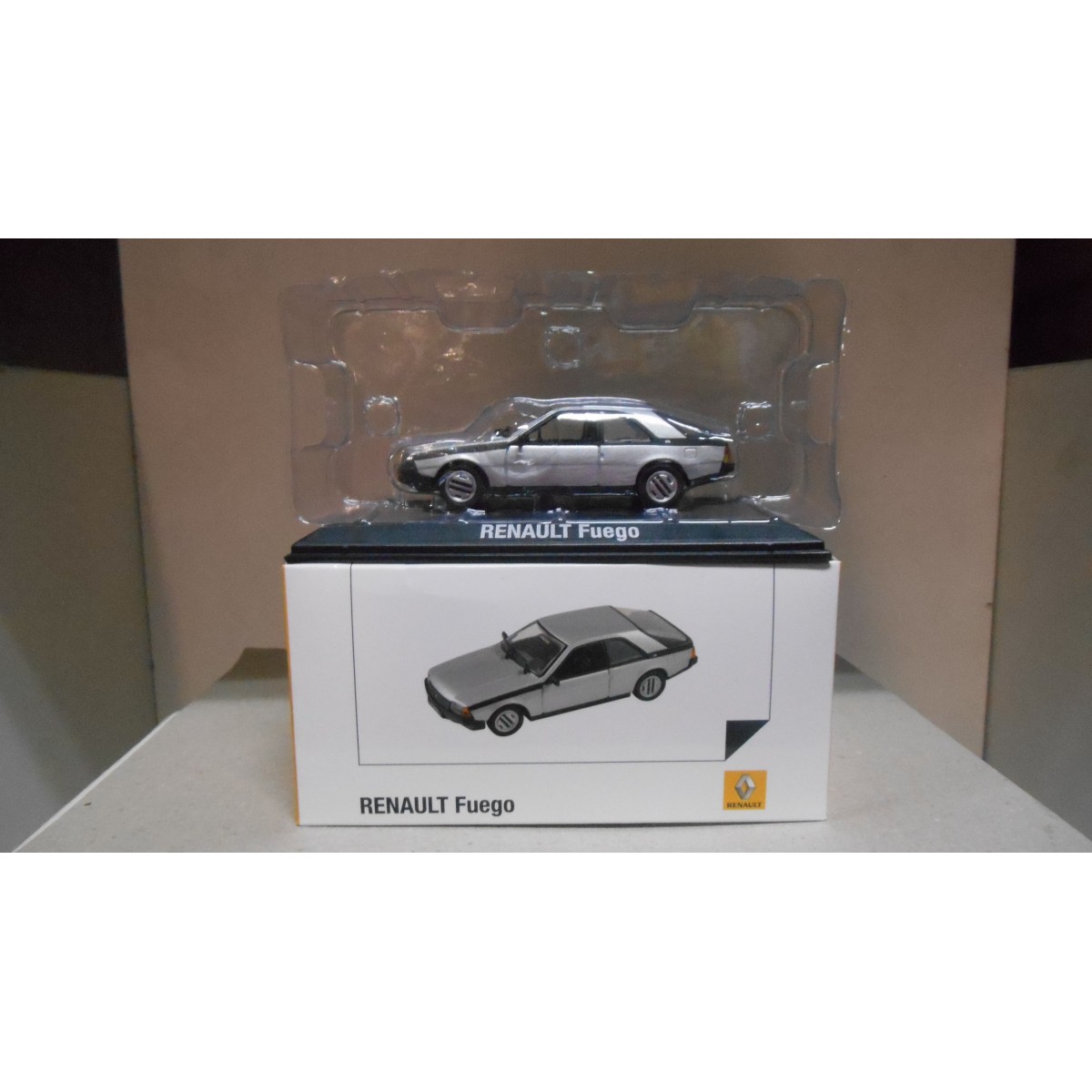 RENAULT FUEGO SILVER 1:43 DEALER NOREV - BCN STOCK CARS