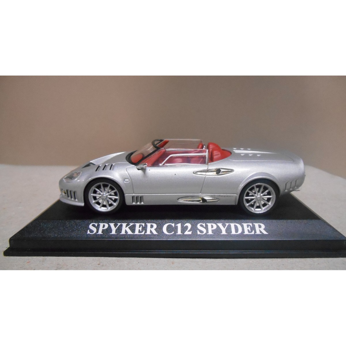 SPYKER C12 SPYDER SILVER DREAM CARS 1:43 ALTAYA IXO - BCN STOCK CARS