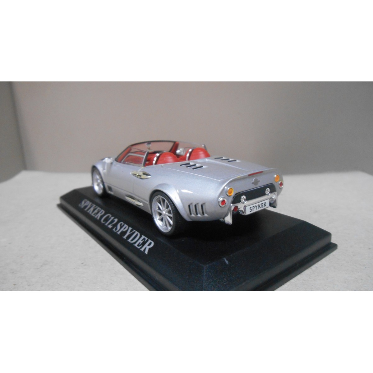 SPYKER C12 SPYDER SILVER DREAM CARS 1:43 ALTAYA IXO - BCN STOCK CARS