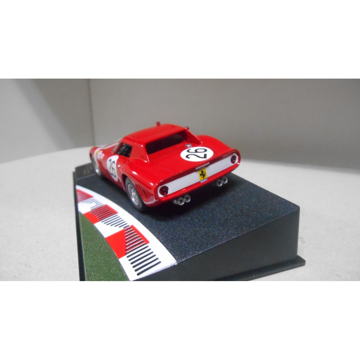 FERRARI 250 GTO 12 H REIMS 1964 VACCARELLA-RODRIGUEZ 1:43 FERRARI RACING IXO - BCN STOCK CARS