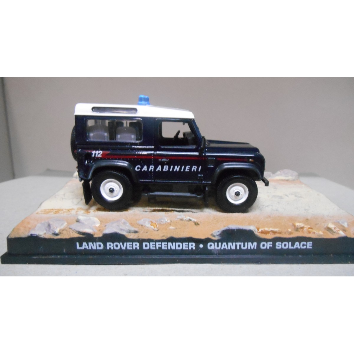 LAND ROVER DEFENDER QUANTUM OF SOLACE 007 JAMES BOND 1:43 EAGLEMOSS IXO ...