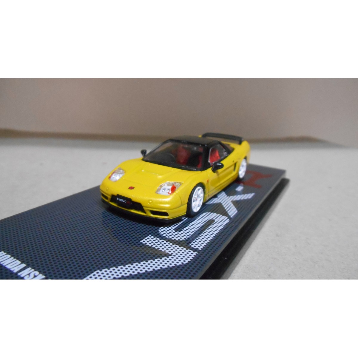 HONDA NSX-R NA2 RIO YELLOW WITH EXTRA WHEELS 1:64 INNO64 - BCN STOCK CARS