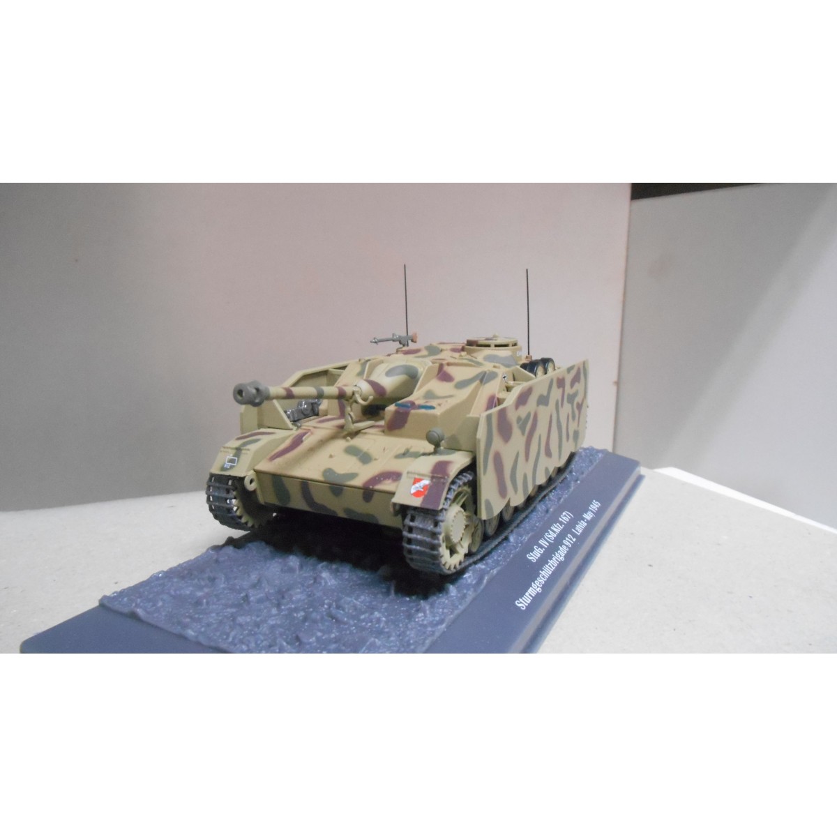 Sd.Kfz.167 STUG IV 1945 GERMANY TANKS WW 2 1:43 ALTAYA IXO - BCN STOCK CARS