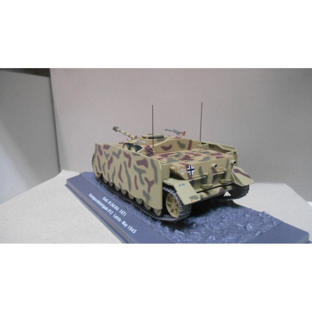 Sd.Kfz.167 STUG IV 1945 GERMANY TANKS WW 2 1:43 ALTAYA IXO - BCN STOCK CARS