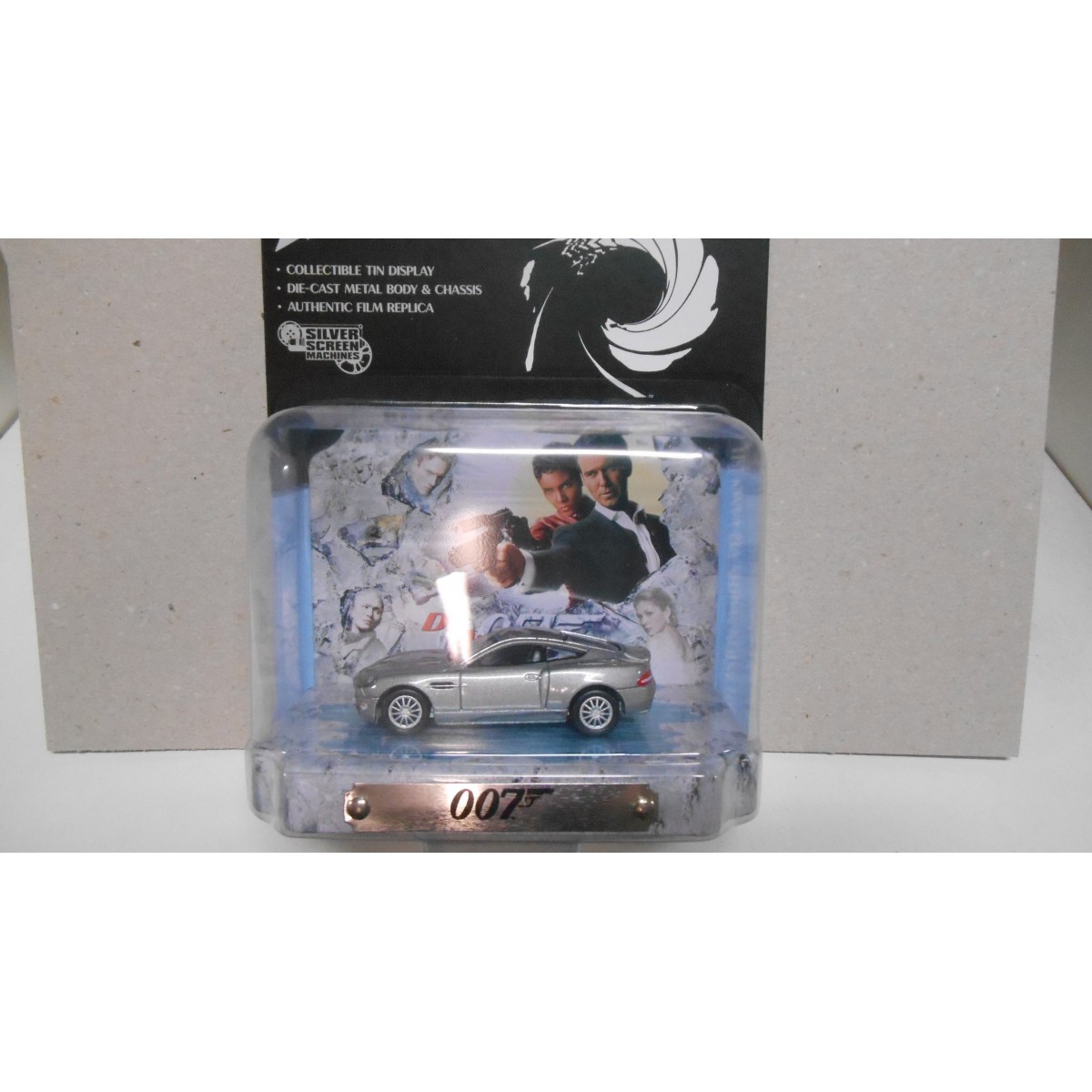 HOLLYWOOD JAMES BOND 007 ASTON MARTIN V12 VANQUISH 1:64 JOHNNY ...