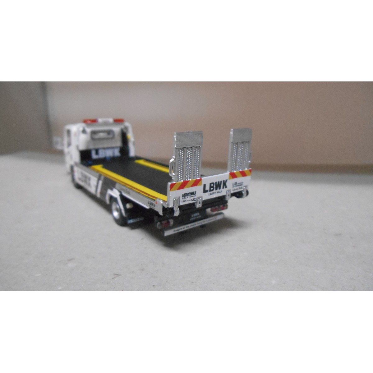 ISUZU N-SERIES TRANSPORTER/PLATAFORMA GRUA/WRECKER LB-WK 1:64 MINI GT ...