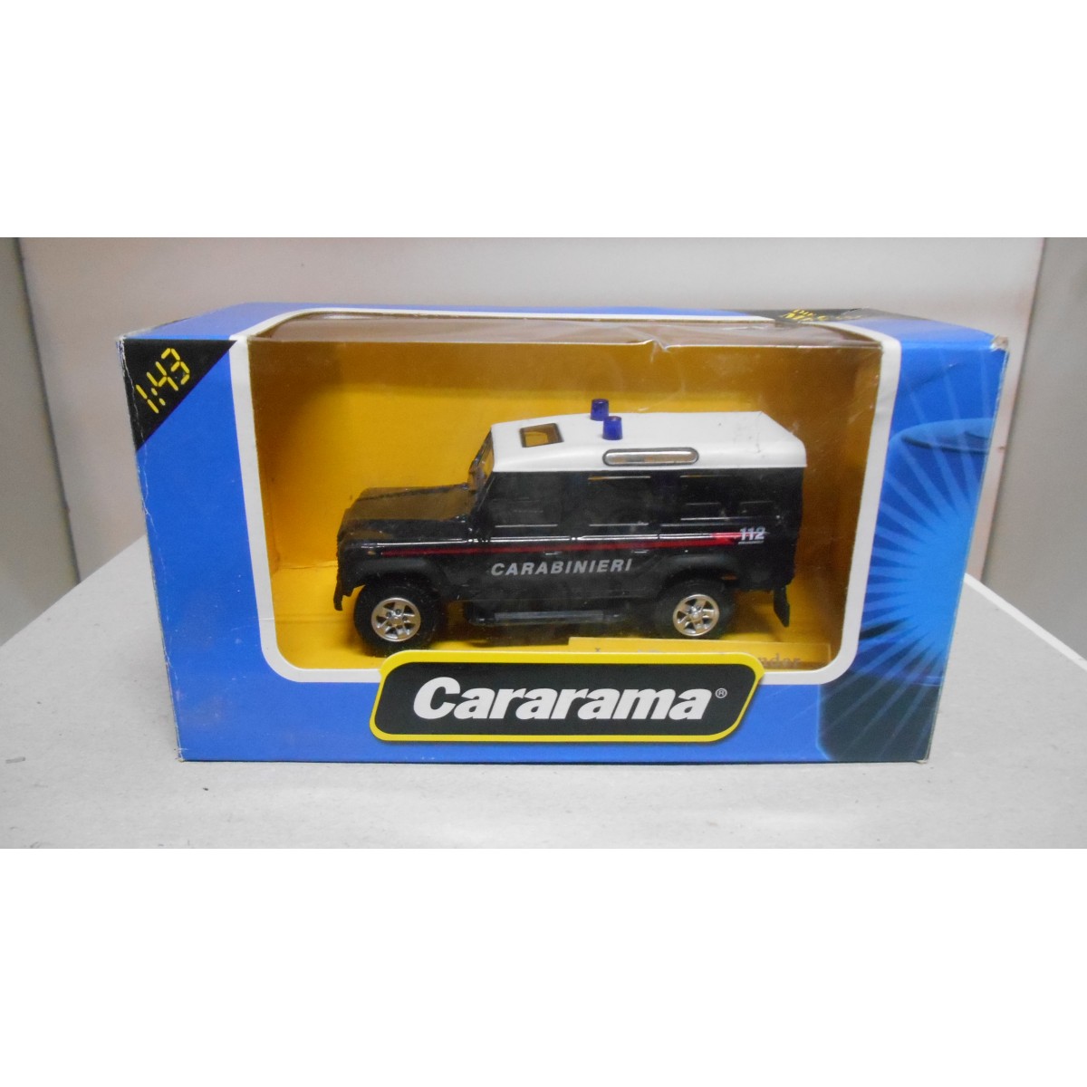 LAND ROVER DEFENDER CARABINIERI 1:43 CARARAMA - BCN STOCK CARS