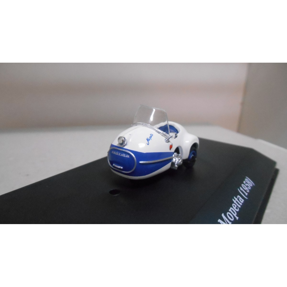 BRUTSCH MOPETTA 1958 THREE-WHEEL/TRICICOCHE MICROCARS 1:43 ALTAYA IXO ...
