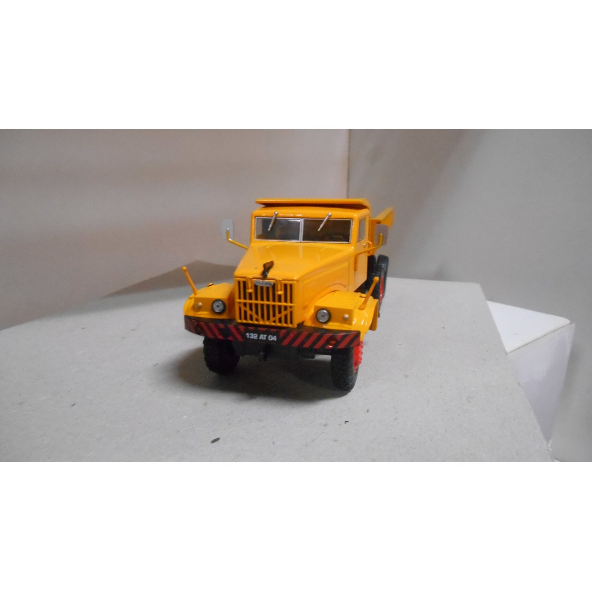 KrAZ-256 BENNE/TIPPER 1967 CAMION/TRUCK 1:43 ALTAYA IXO - BCN STOCK CARS
