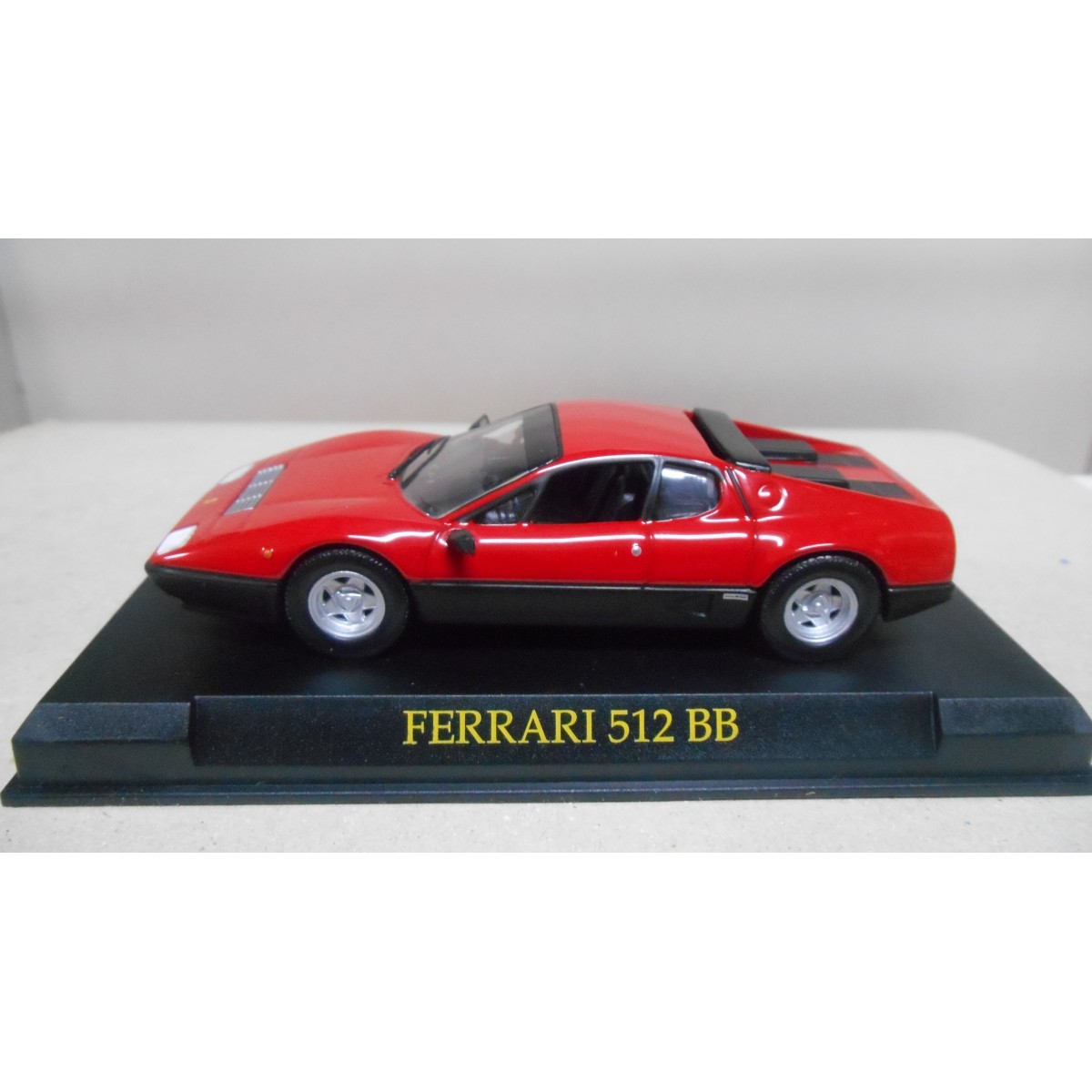 FERRARI BB512 ROJO/RED 1:43 SALVAT IXO HARD BOX - BCN STOCK CARS