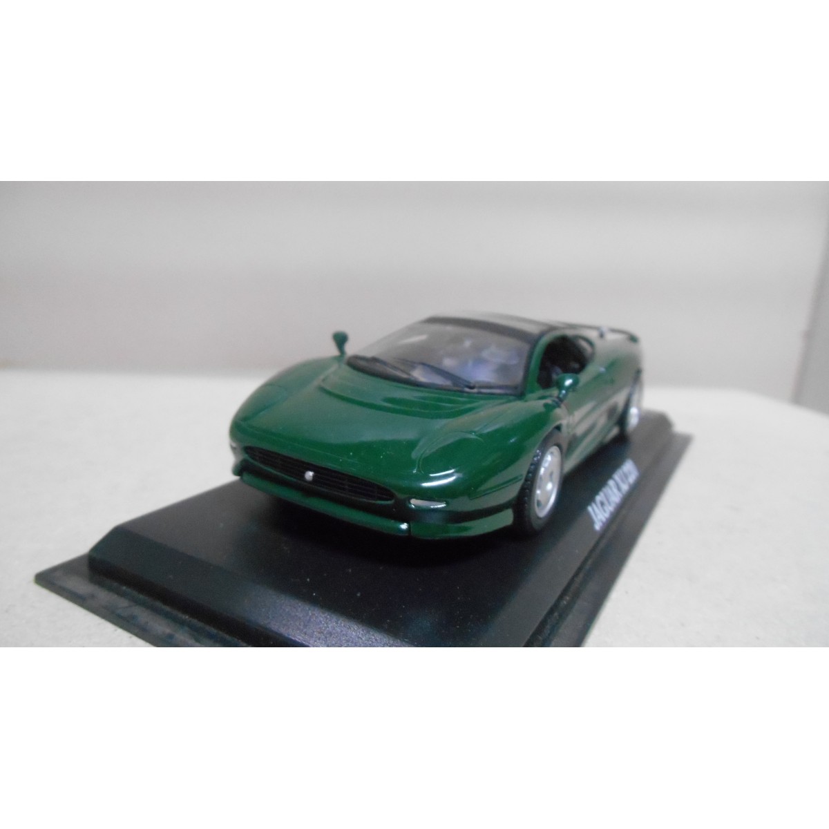 JAGUAR XJ220 GREEN 1:43 DelPRADO URNA NO ORIGINAL - BCN STOCK CARS