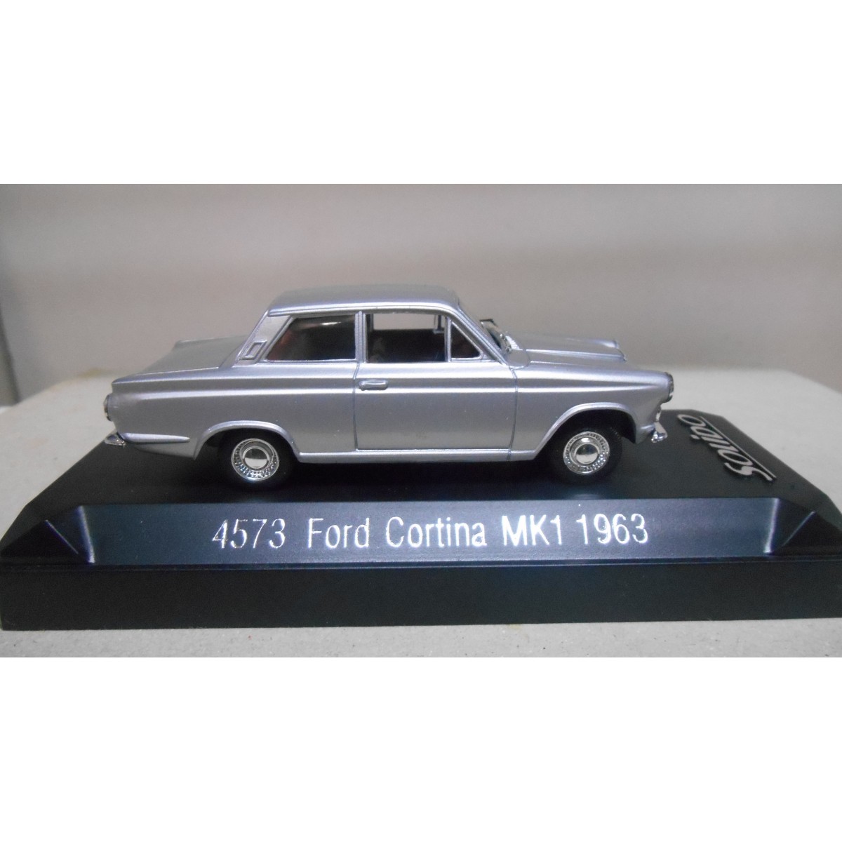 FORD CORTINA MK1 1963 SILVER 1:43 SOLIDO 4573 - BCN STOCK CARS