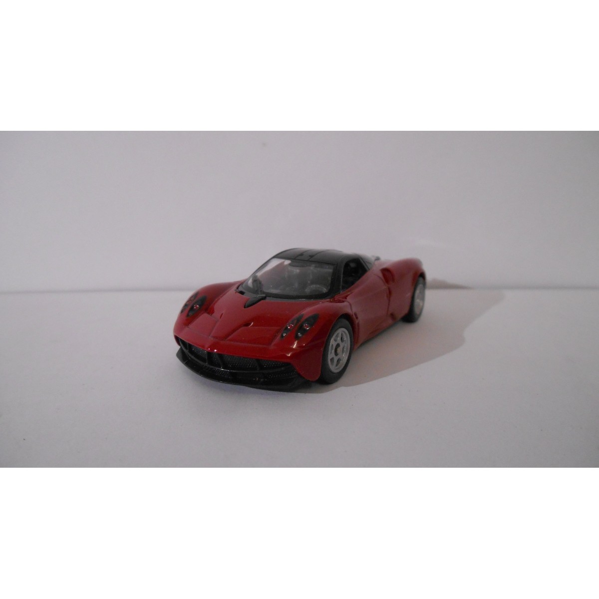 PAGANI HUAYRA RED & BLACK 1:60 WELLY SUPER9 - BCN STOCK CARS