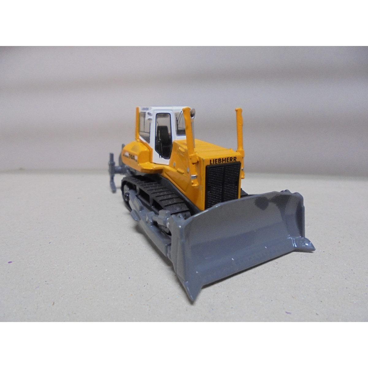 LIEBHERR PR744 BULLDOZER LA NACION 1:87 H0 IXO LUPPA - BCN STOCK CARS