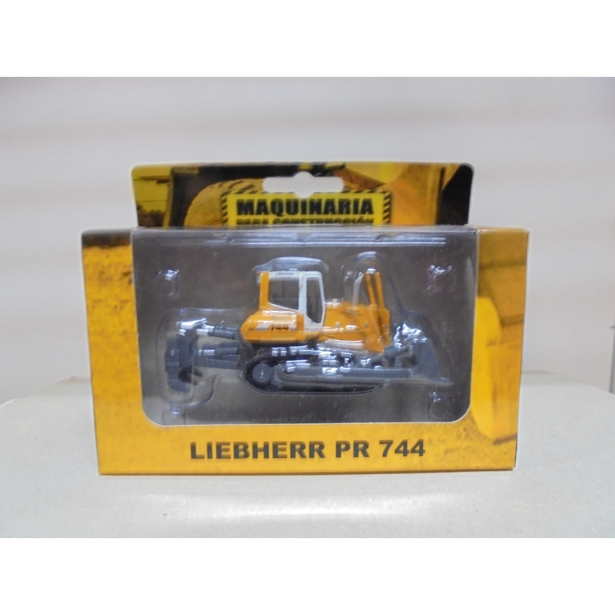 LIEBHERR PR744 BULLDOZER LA NACION 1:87 H0 IXO LUPPA - BCN STOCK CARS
