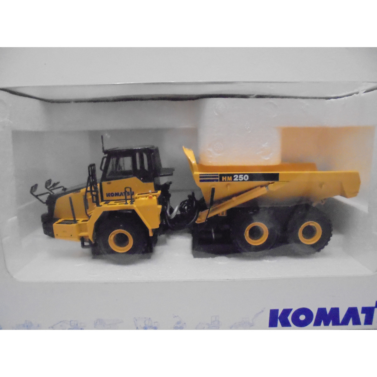 KOMATSU HM250 ARTICULED DUMPER TRUCK 1:50 UNIVERSAL HOBBIES - BCN STOCK ...