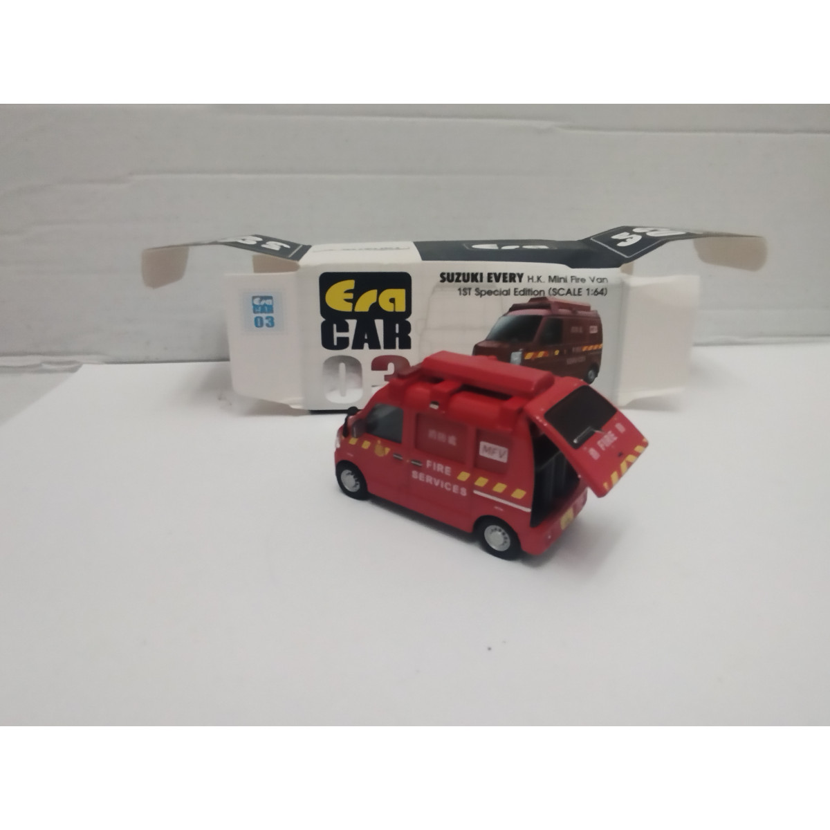 SUZUKI EVERY HK FIRE SERVICES 1:64 ERA CAR CAJA MAL/V FOTO - BCN STOCK CARS