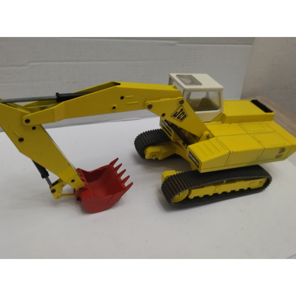JCB 807 TRAX EXCAVATOR/EXCAVADORA 1:35 NZG 141 NO BOX - BCN STOCK CARS