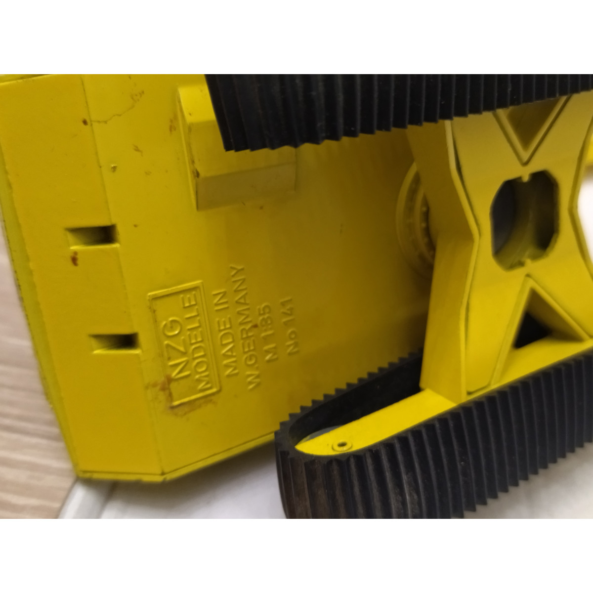 JCB 807 TRAX EXCAVATOR/EXCAVADORA 1:35 NZG 141 NO BOX - BCN STOCK CARS