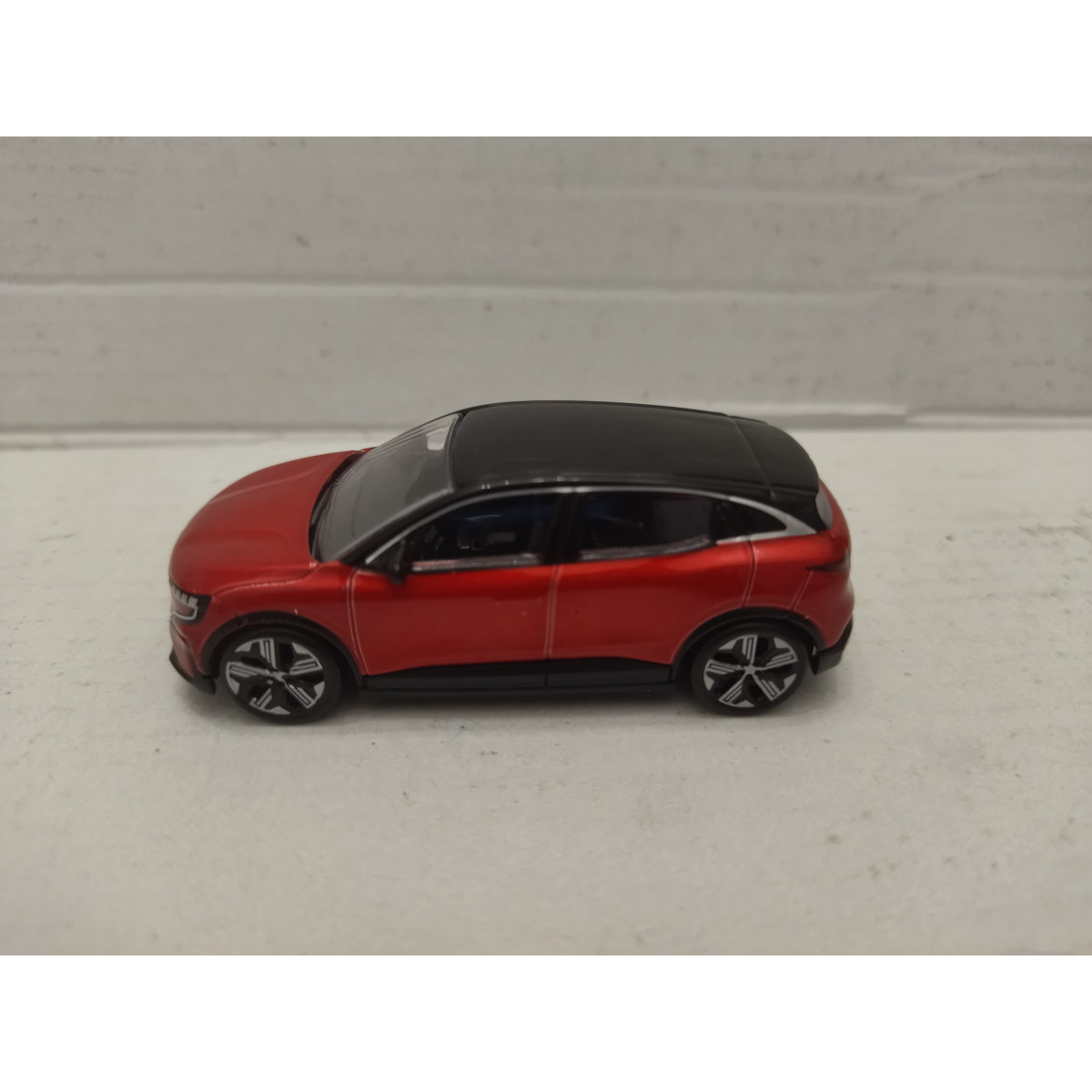 RENAULT MEGANE 2022 E-TECH 100 % ELECTRIC RED/BLACK 1:64 NOREV 3 INCHES ...