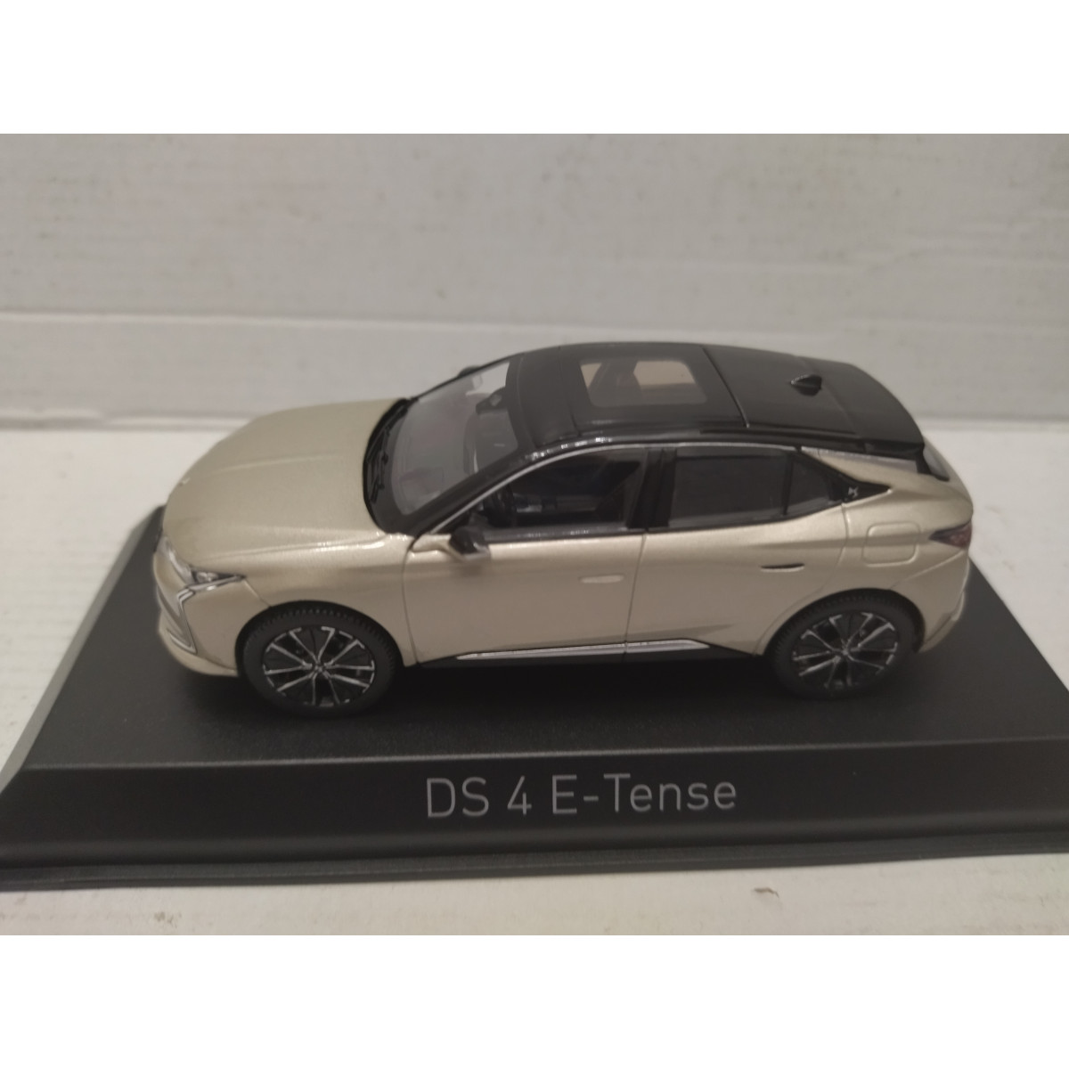 CITROEN DS4 2021 E-TENSE CRISTAL PEARL 1:43 NOREV 170040 - BCN STOCK CARS