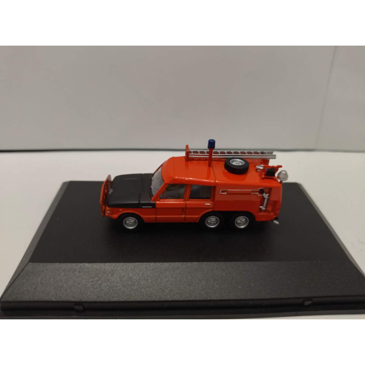 LAND ROVER TACR2 RAF PINK PANTHER FIRE/POMPIERS/BOMBEROS 1:76 OXFORD ...