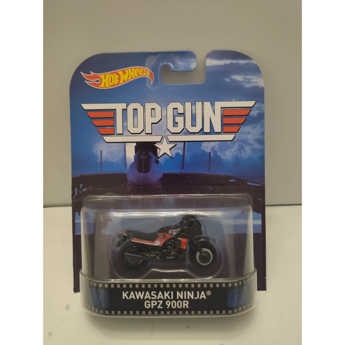 KAWASAKI NINJA GPZ 900R TOP GUN 1:64 HOT WHEELS PREMIUM - BCN STOCK CARS
