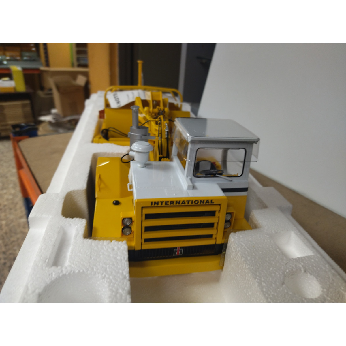 INTERNATIONAL HARVESTER 433 DUAL ENGINE PAY SCRAPER 1:25 FIRST GEAR ...