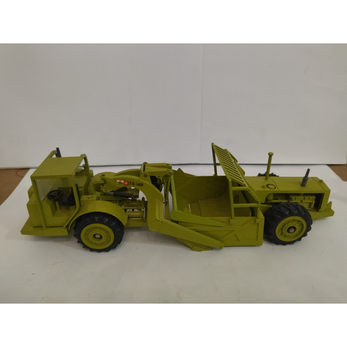 TEREX GM TS-14B CONSTRUCTION SCRAPER 1:40 CONRAD 411 - BCN STOCK CARS