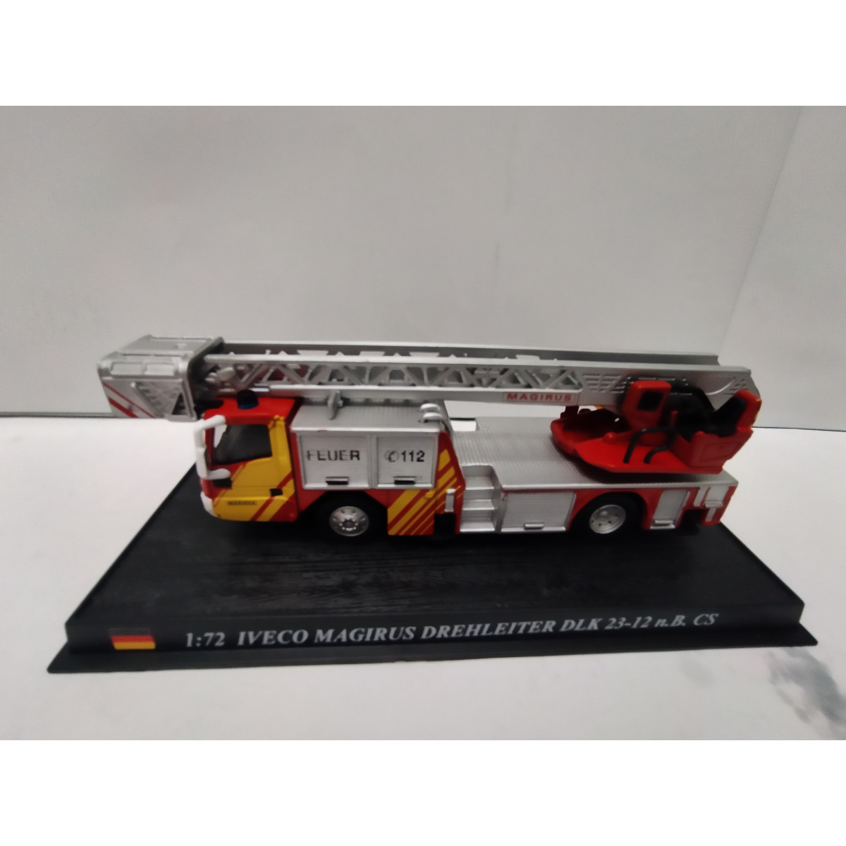 IVECO MAGIRUS DLK 23-12 FIRE/POMPIERS/BOMBEROS 1:72 DelPRADO URNA NO ...