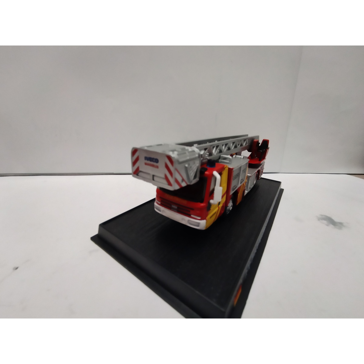 IVECO MAGIRUS DLK 23-12 FIRE/POMPIERS/BOMBEROS 1:72 DelPRADO URNA NO ...